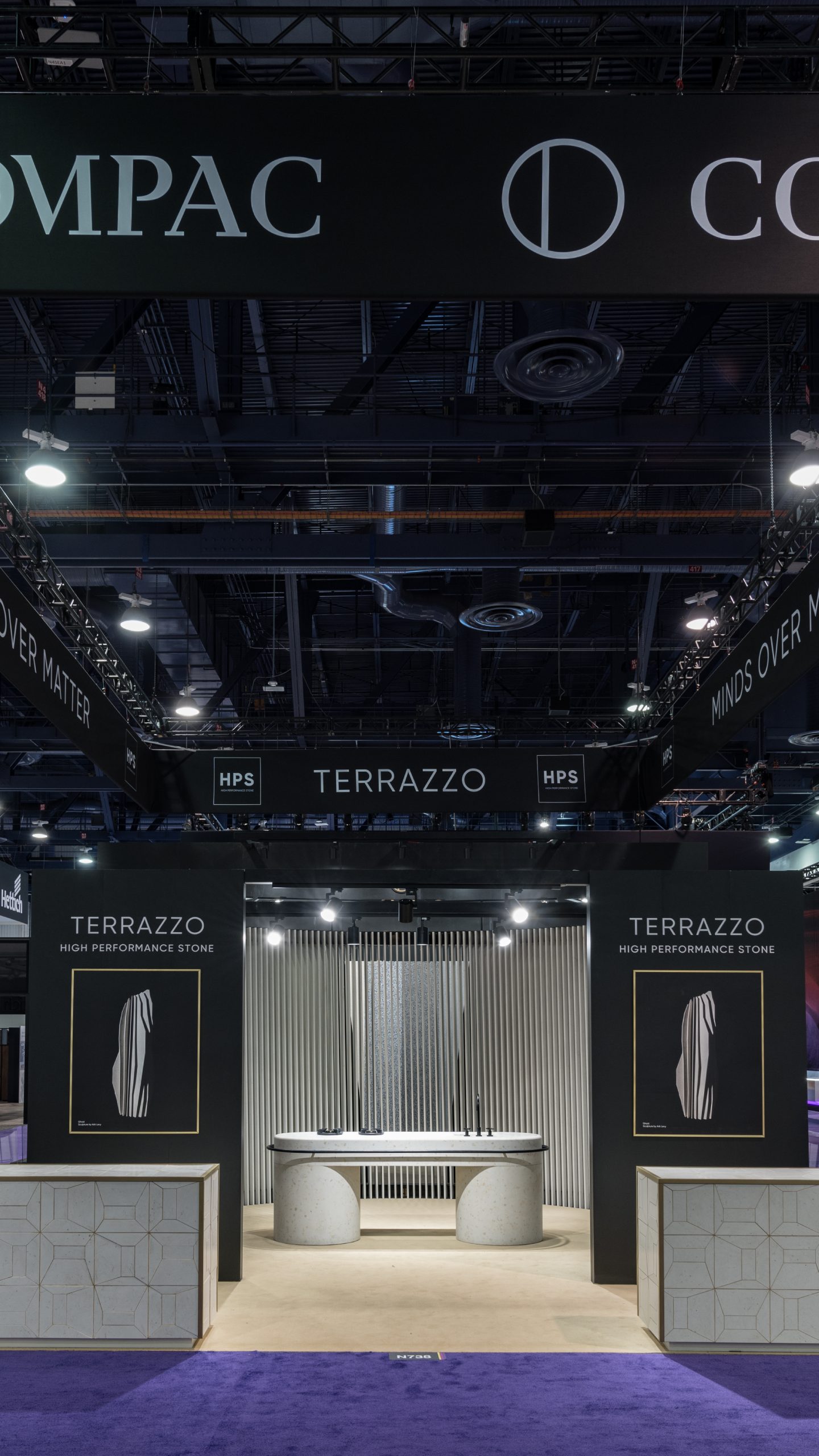 COMPAC. Superficies decorativas de Obsidiana, Mármol y Cuarzo.